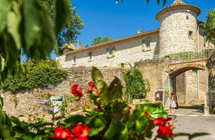 Camping Chateau de Boisson, Allegre les Fumades - Go Camp France